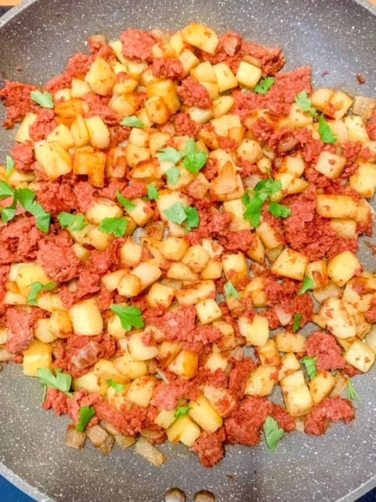 EASY Canned Corned Beef Hash Recipe (Gluten free recipe) - Gluten Free ...